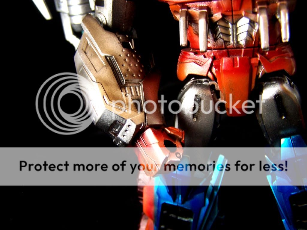 Minor/Repaint: - Beast Hunters Optimal Optimus | TFW2005 - The 2005 Boards