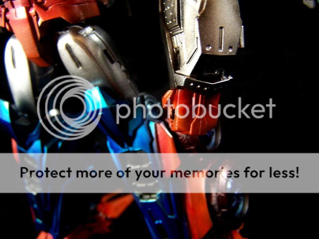 Minor/Repaint: - Beast Hunters Optimal Optimus | TFW2005 - The 2005 Boards